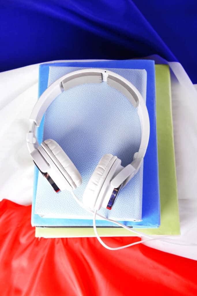 8 Reasons why people move to France and don't learn French